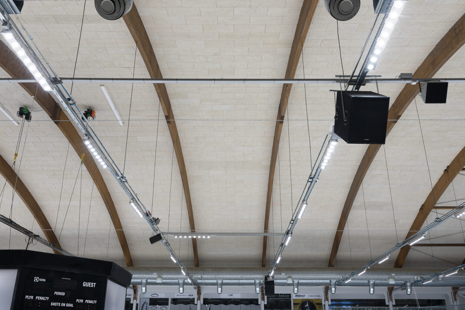 Winpos Arena | Träullit